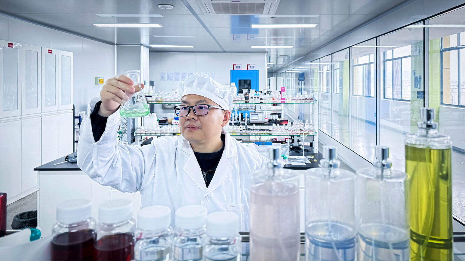 Why is Alcohol Used in Perfume Creation? - Source of Beauty Fragrance